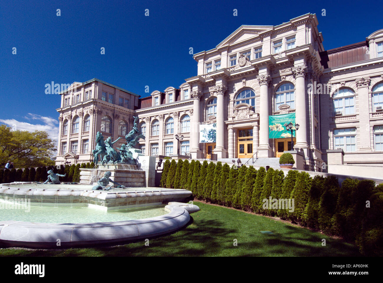 The Mertz Library building at the New york Botanical Gardens in New ...