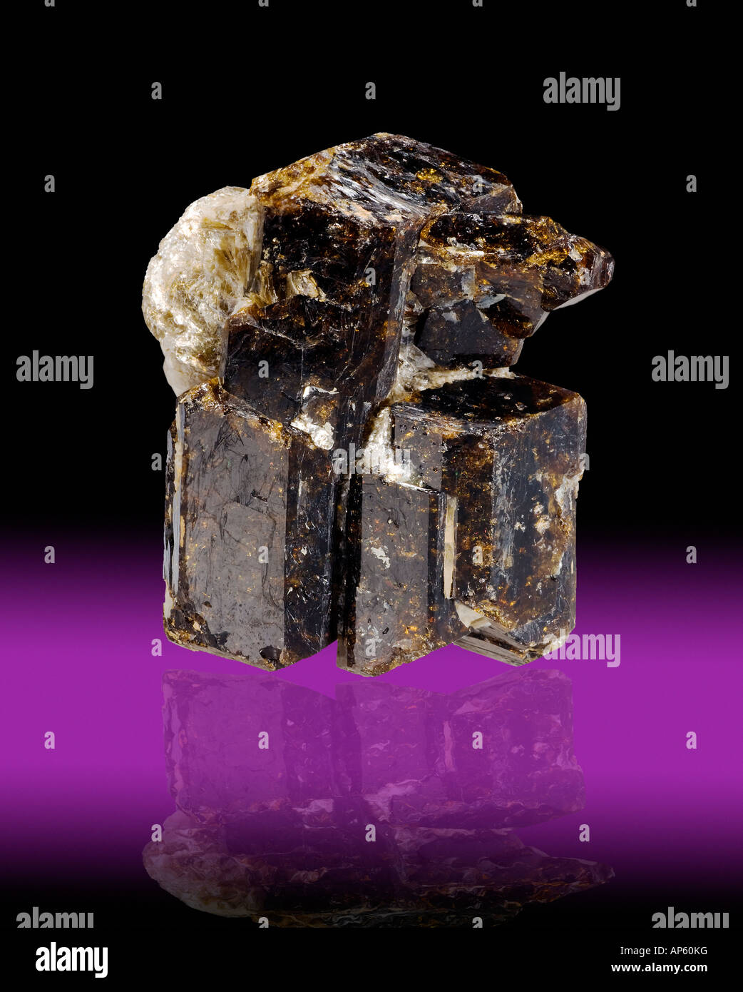 Dravite mineral hi-res stock photography and images - Alamy