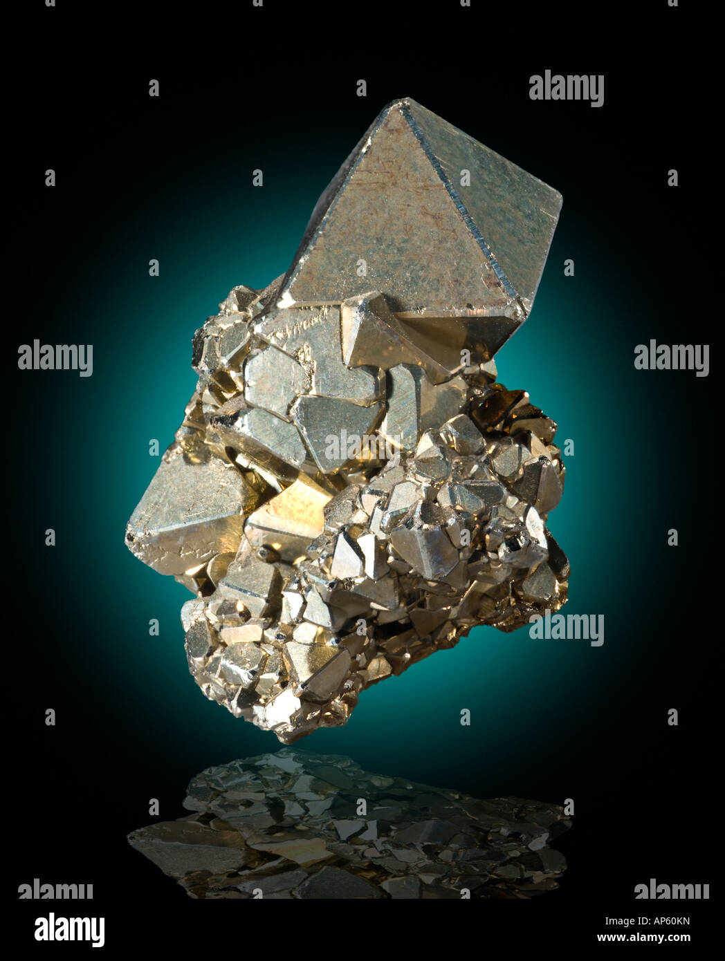 Iron pyrite hi-res stock photography and images - Alamy