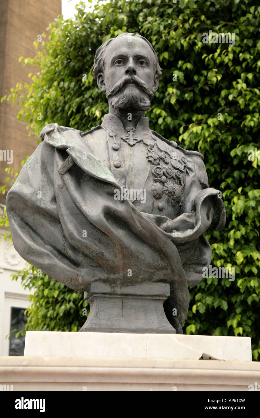 Boyer french canal panama statue hi-res stock photography and images ...