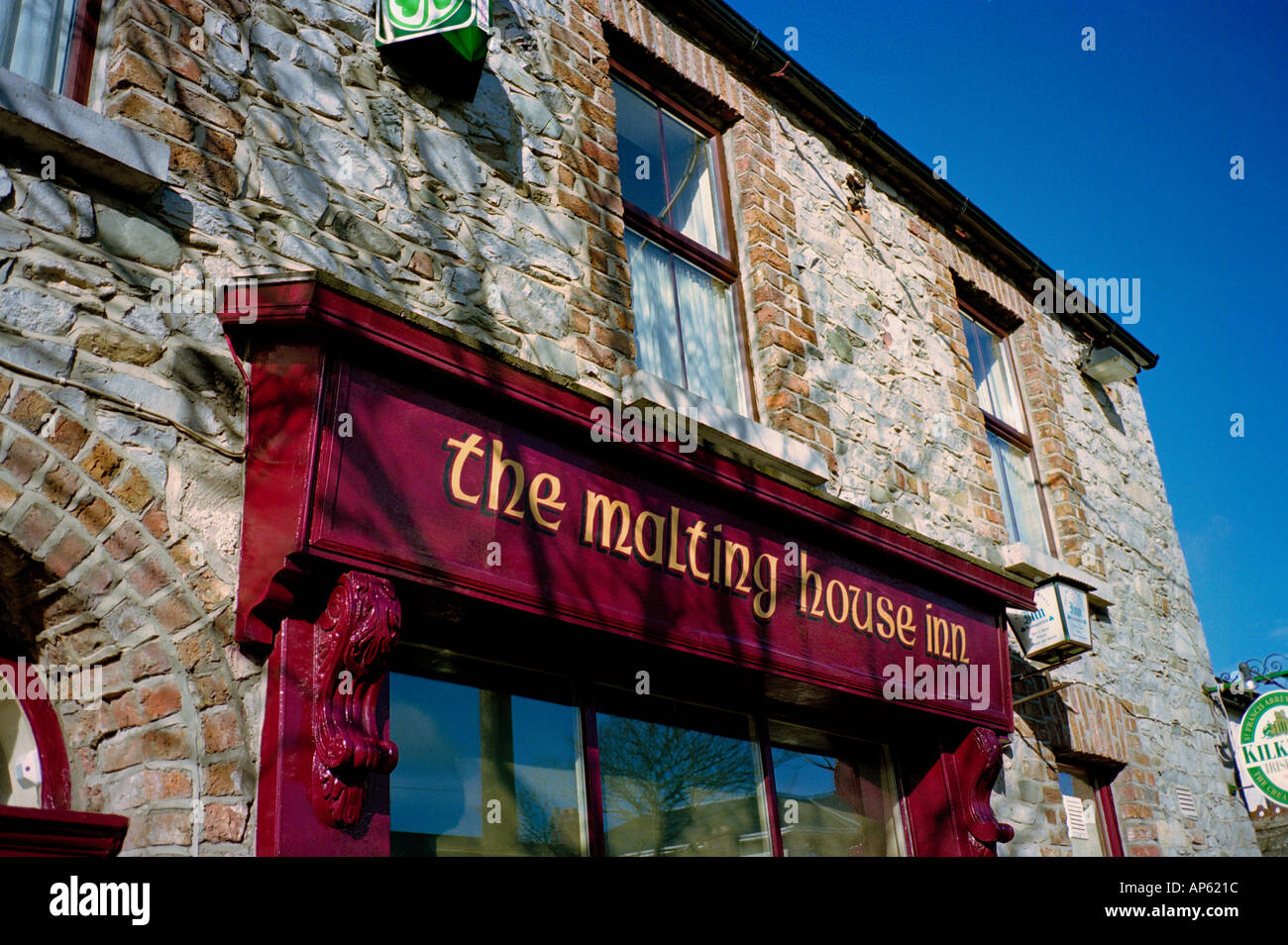 An old fashioned shop front of an Irish pub, the Malting House ...