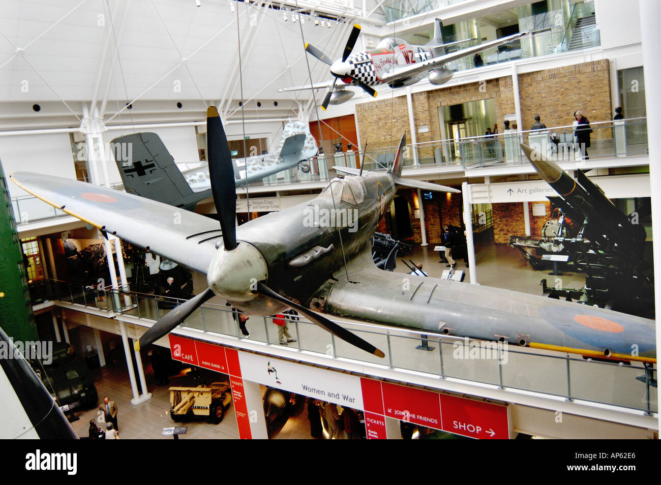 Spitfire 1a hi-res stock photography and images - Alamy