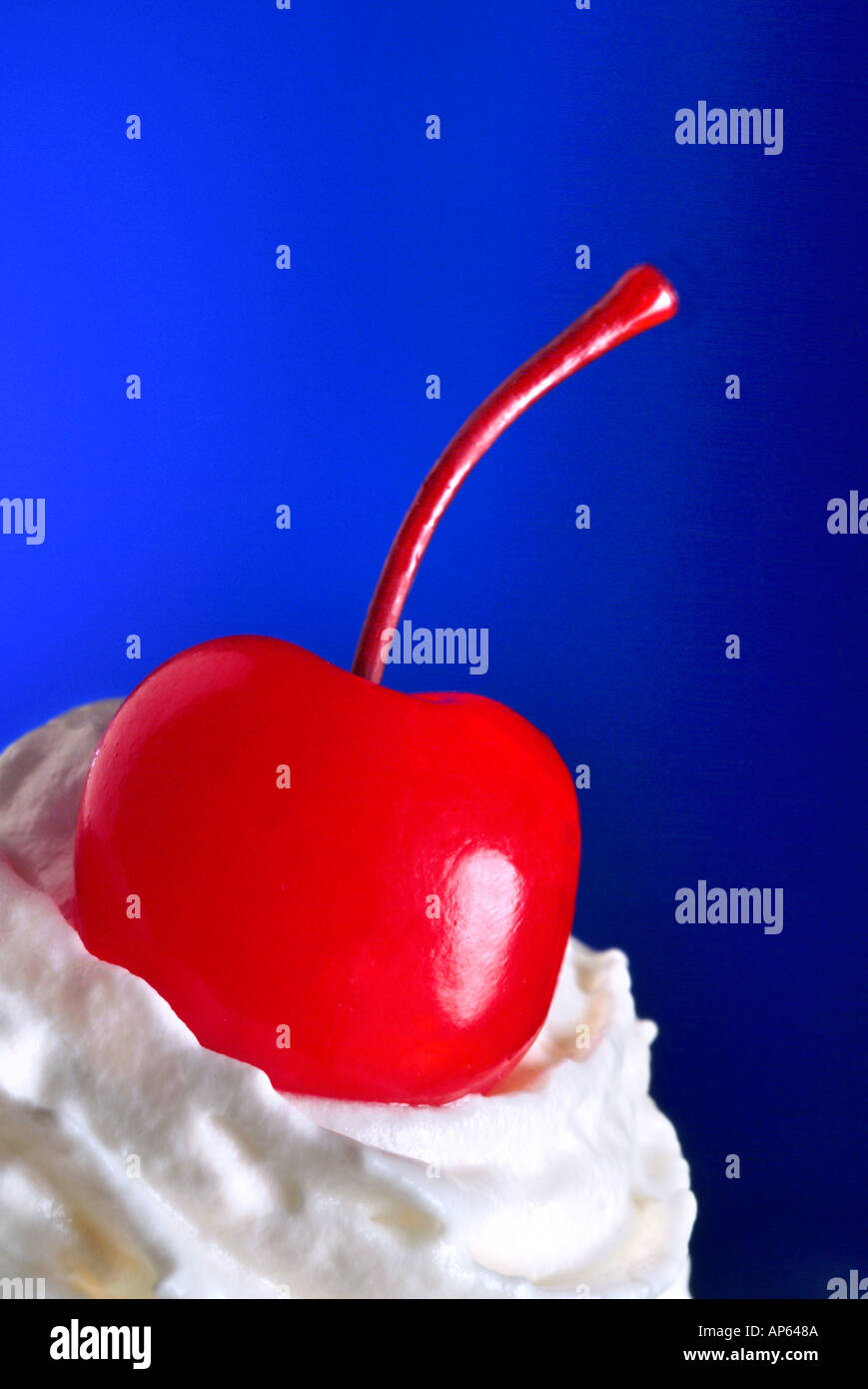 red maraschino cherry close up Stock Photo - Alamy