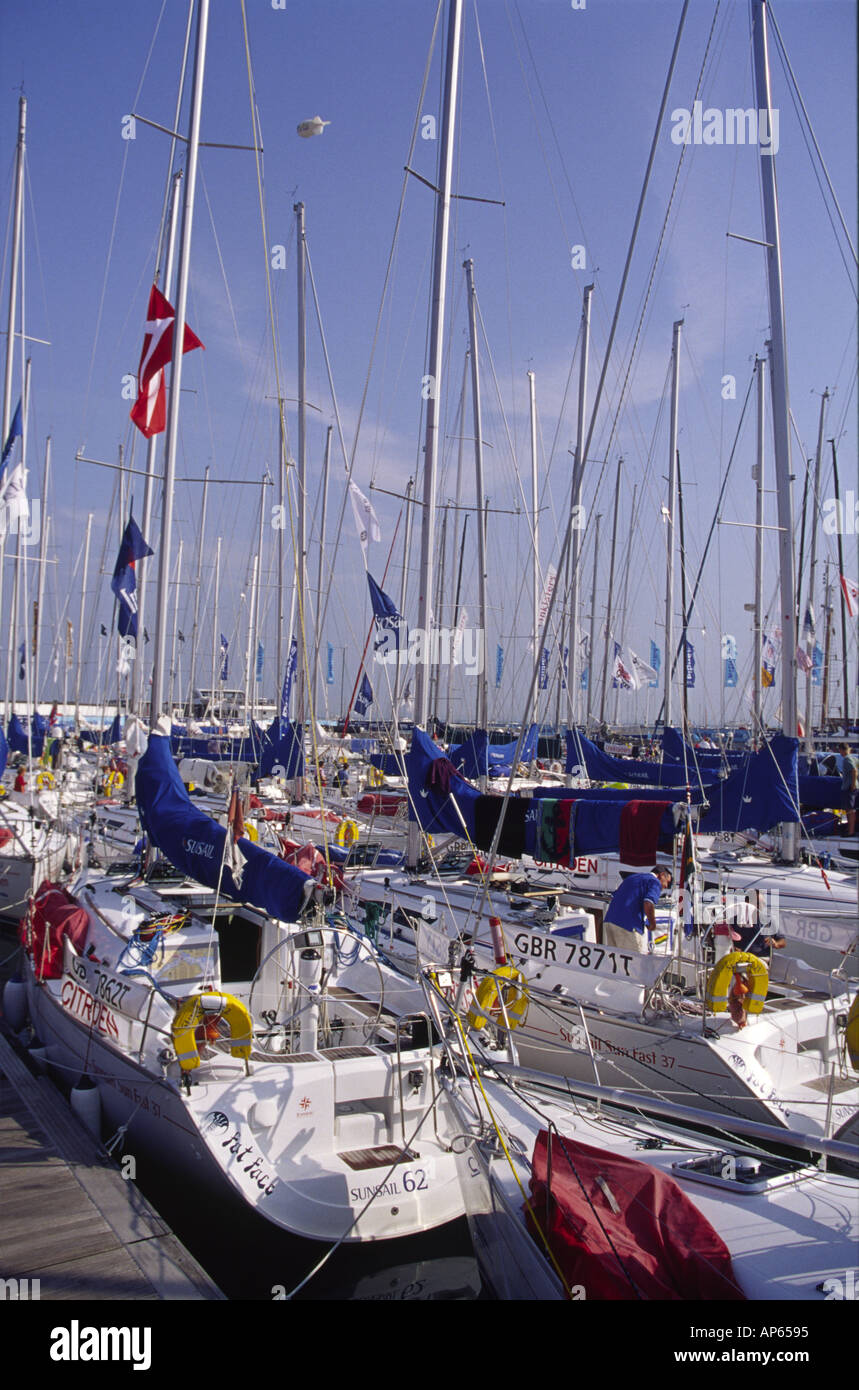 Yachts racing at cowes week hi-res stock photography and images - Alamy