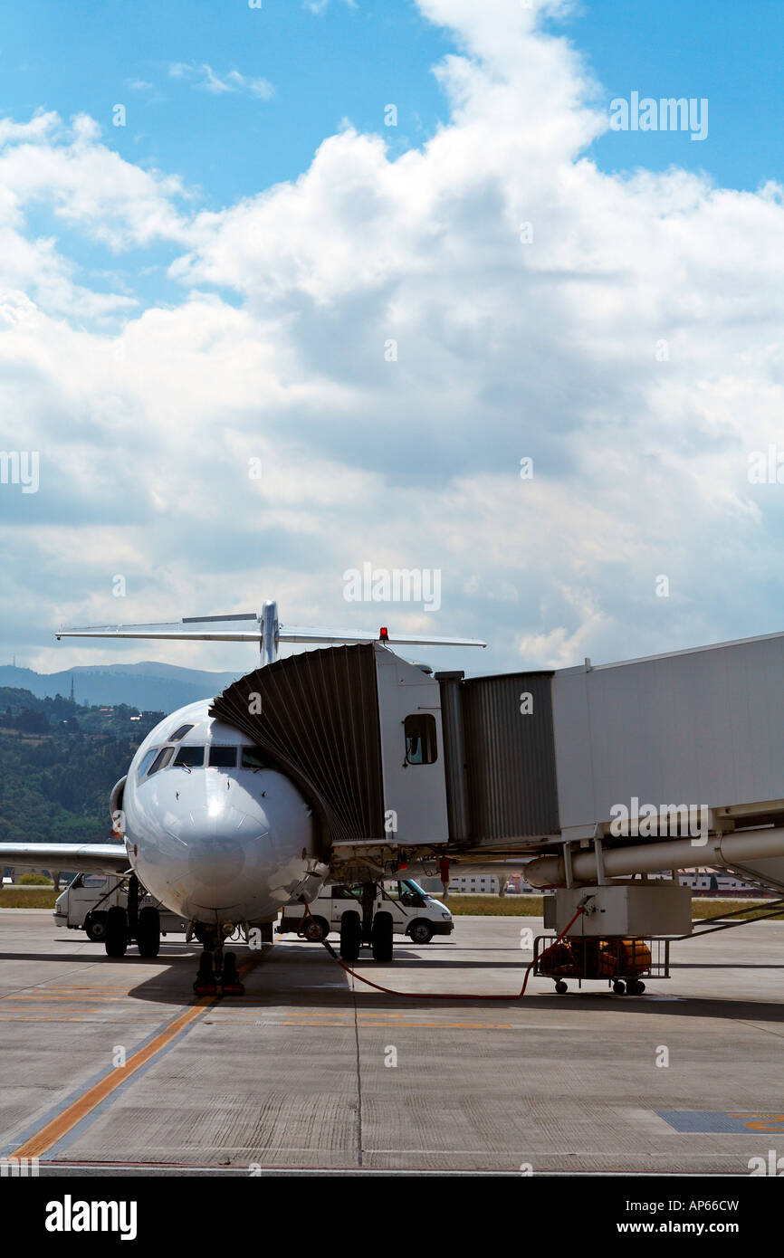 Aircraft maintenance before take off hi-res stock photography and ...