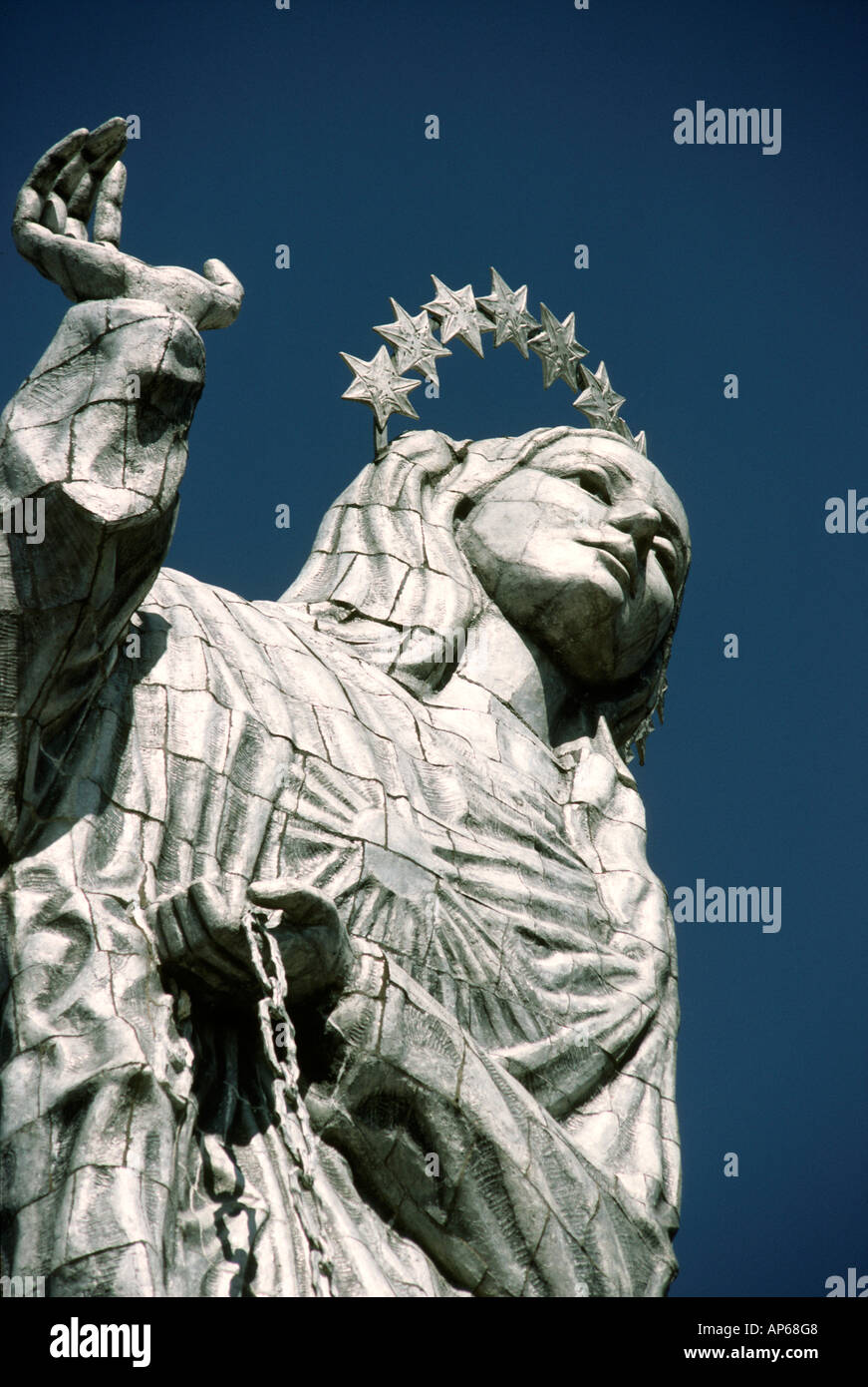 Quito monument ecuador angel hi-res stock photography and images - Alamy