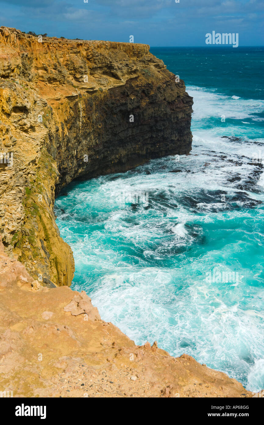 Cliffs against the Southern Ocean at Cape Bridgewater Stock Photo - Alamy
