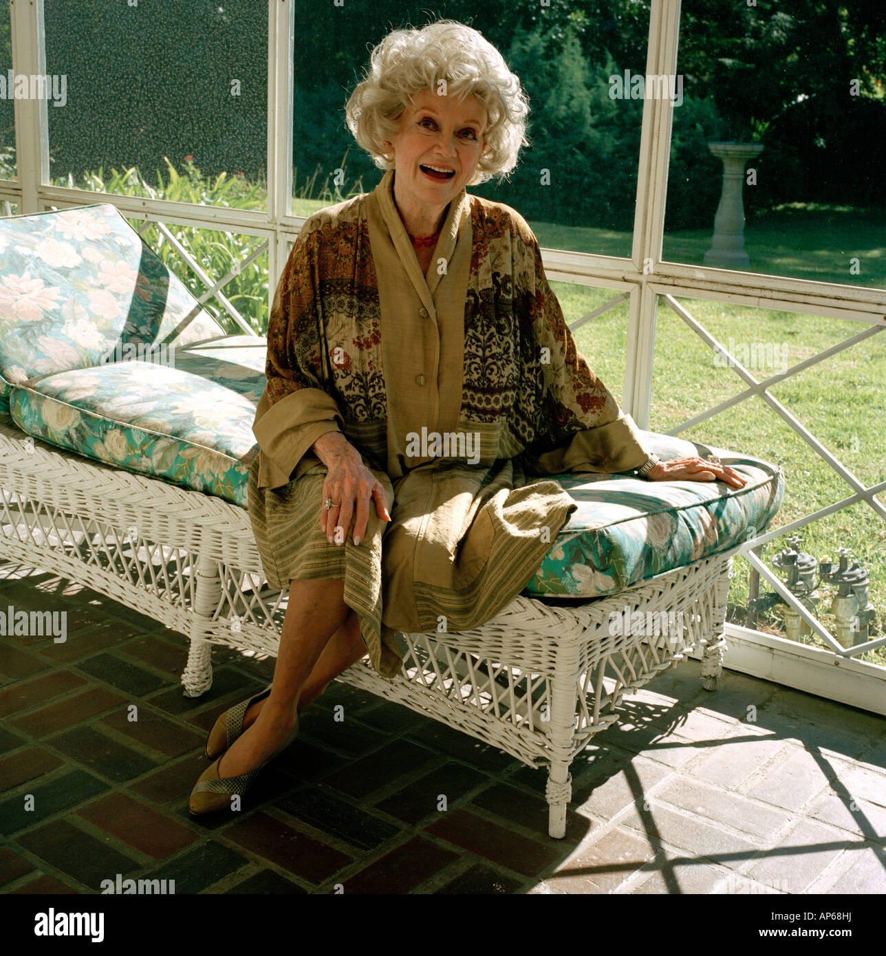 Phyllis diller hi-res stock photography and images - Alamy