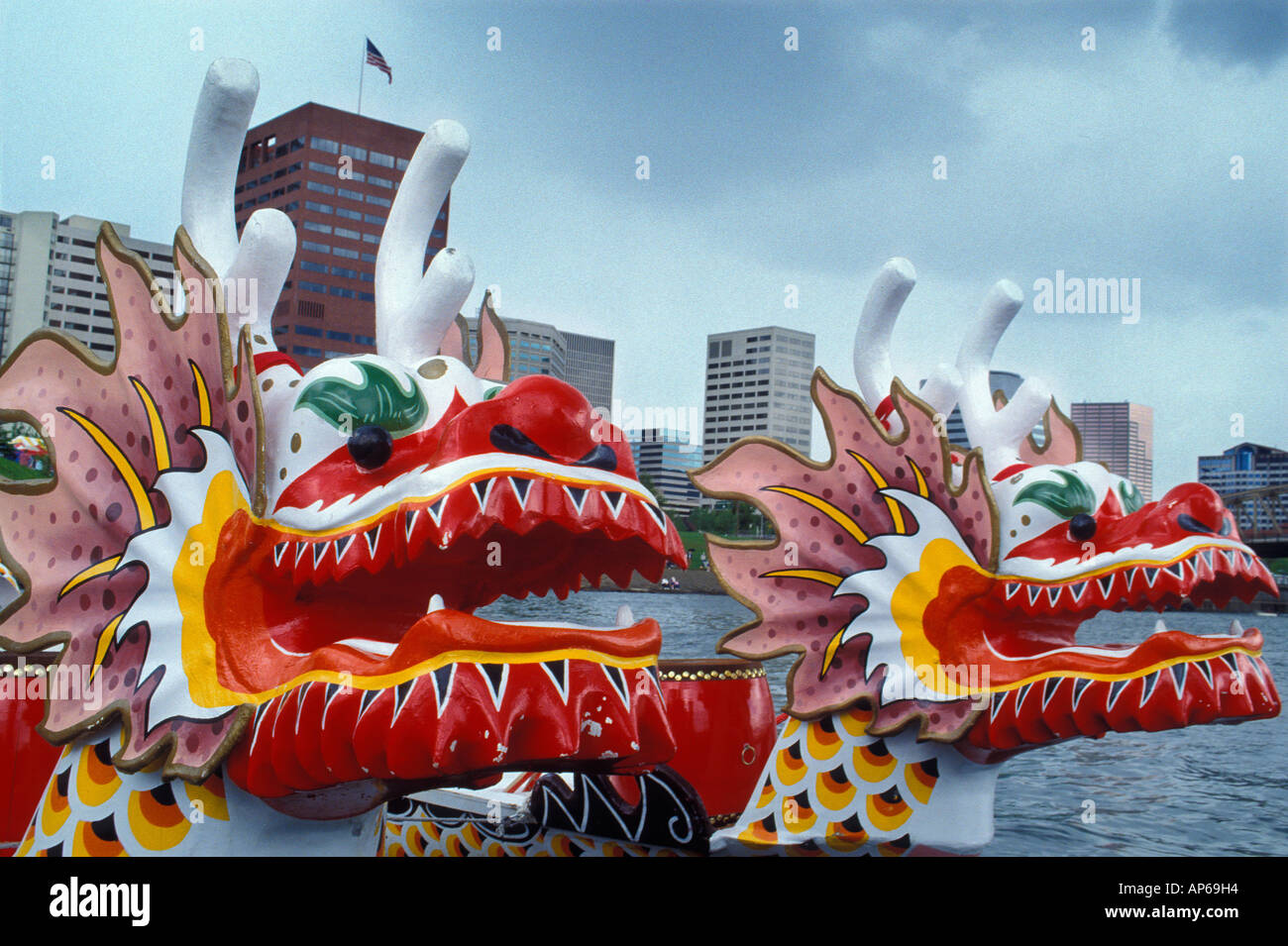 Usa oregon portland dragon boat hi-res stock photography and images - Alamy