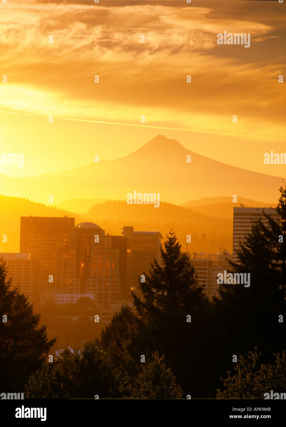 USA, Oregon, Portland, Sunrise on Mt Hood and downtown Stock Photo - Alamy
