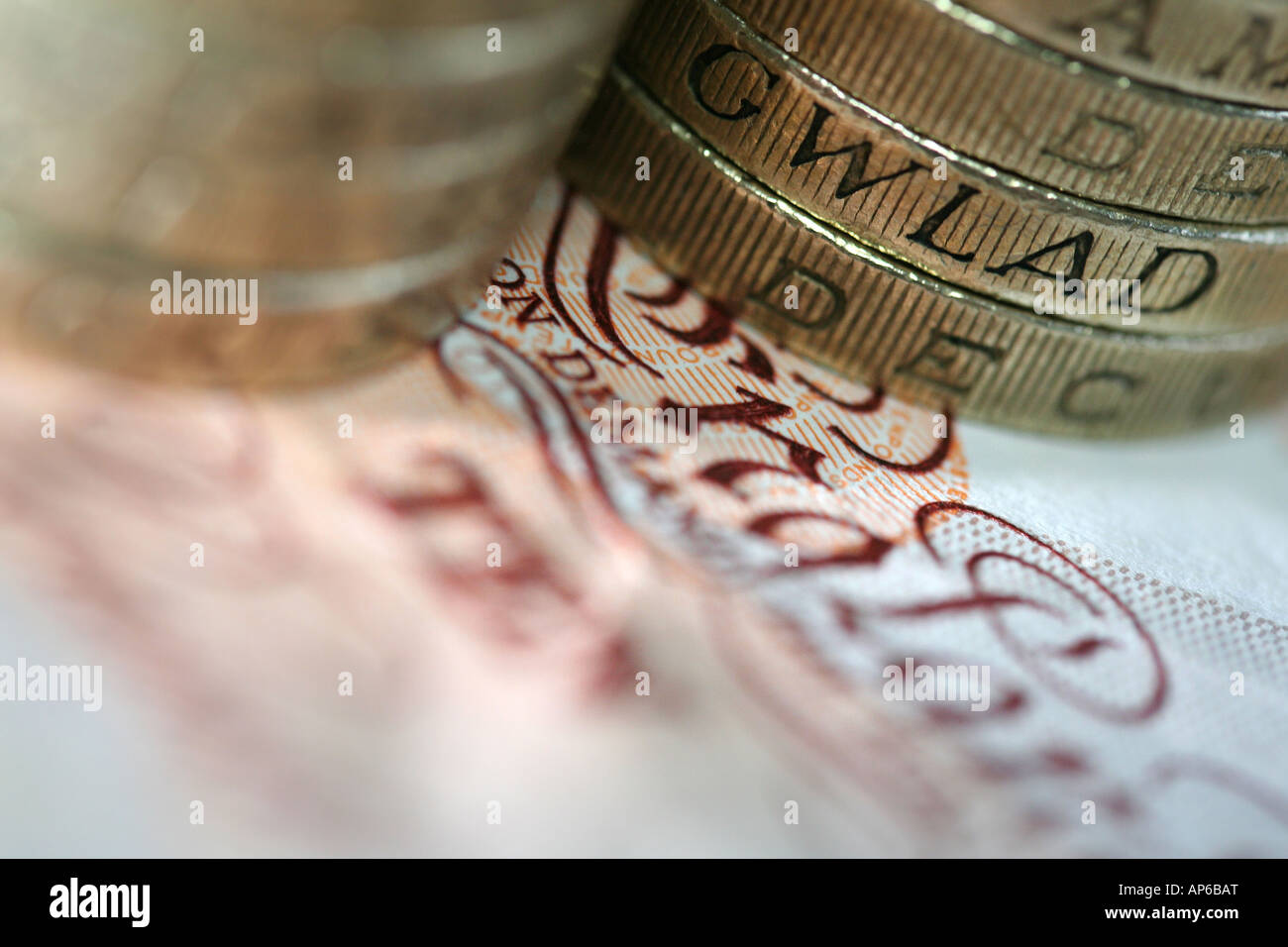 Ten pound notes stack hi-res stock photography and images - Alamy