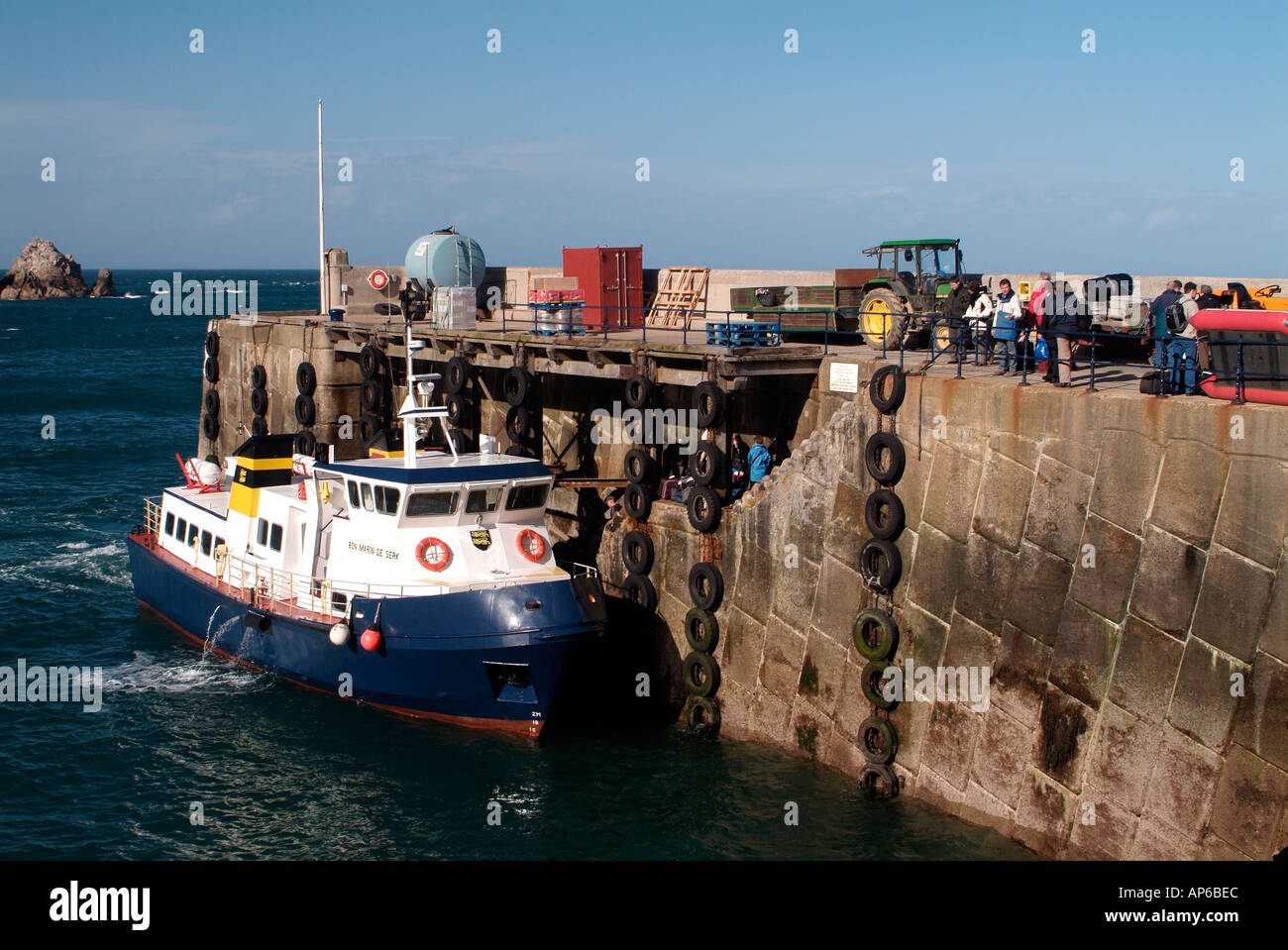 The Guernsey ferry Bon Marin De Serk at Sark Stock Photo - Alamy