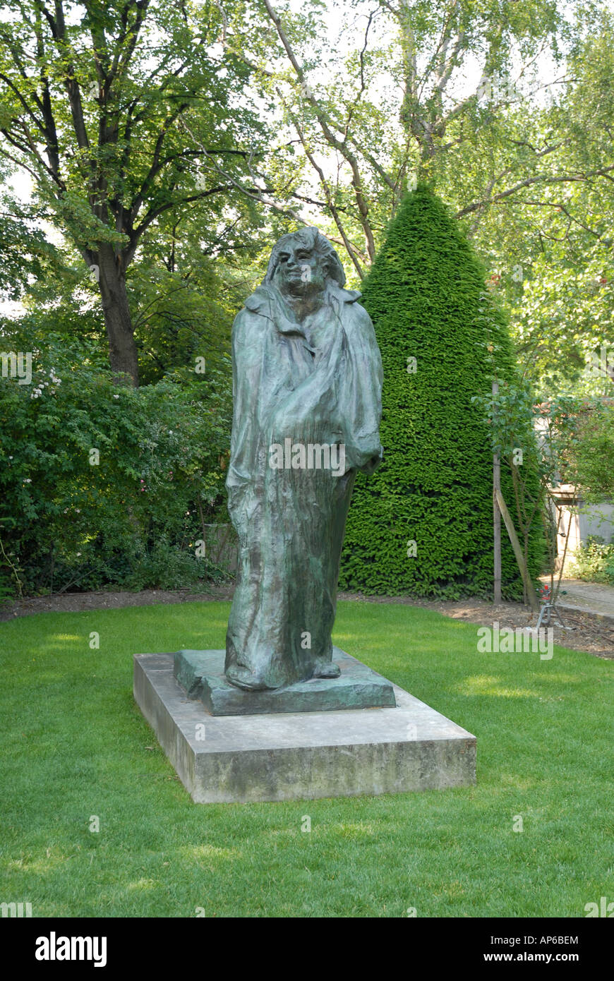 Balzac sculpture by auguste rodin hi-res stock photography and images ...