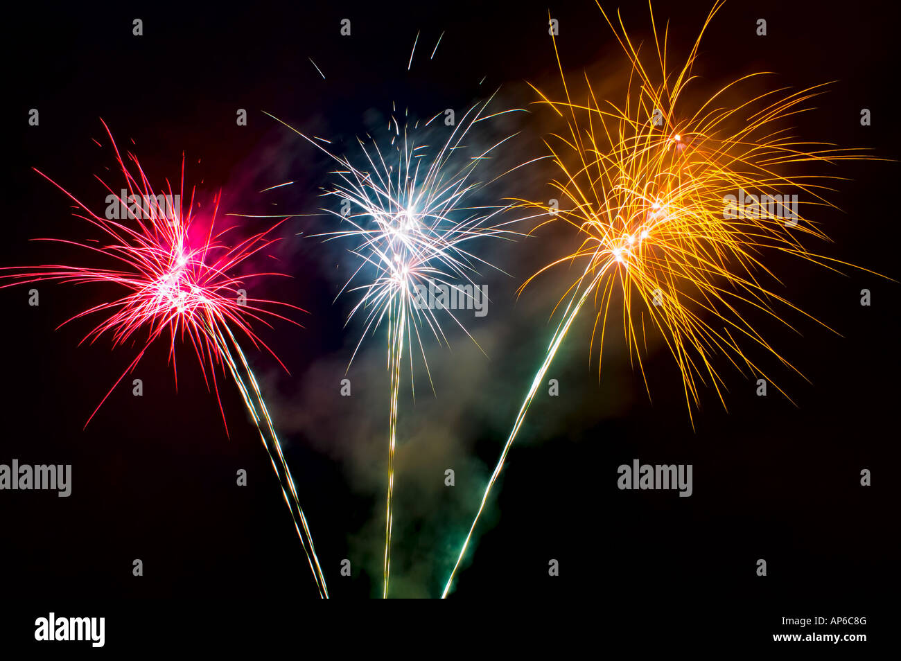 Starburst fireworks hi-res stock photography and images - Alamy