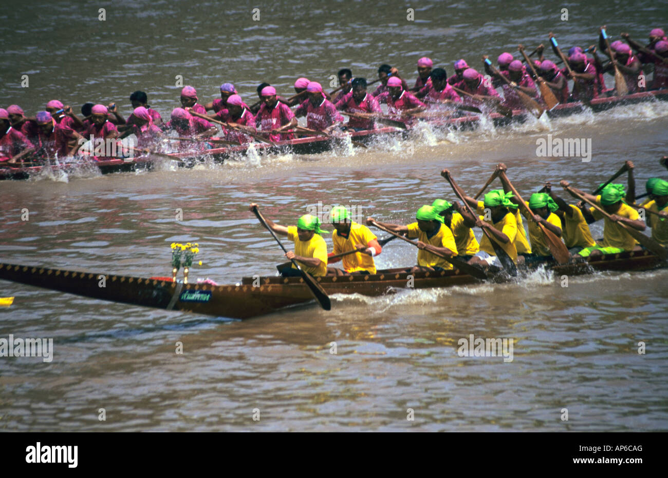 Thai boat racing Stock Photo - Alamy