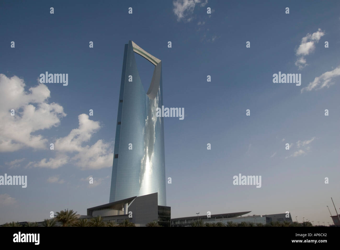 Kingdom Centre, Riyadh, Saudi Arabia Stock Photo - Alamy