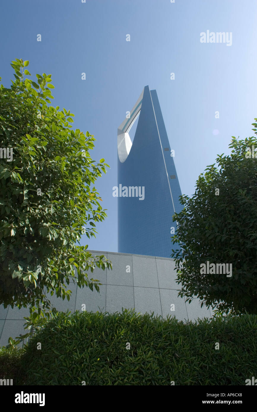 Tower riyadh saudi arabia tallest hi-res stock photography and images ...