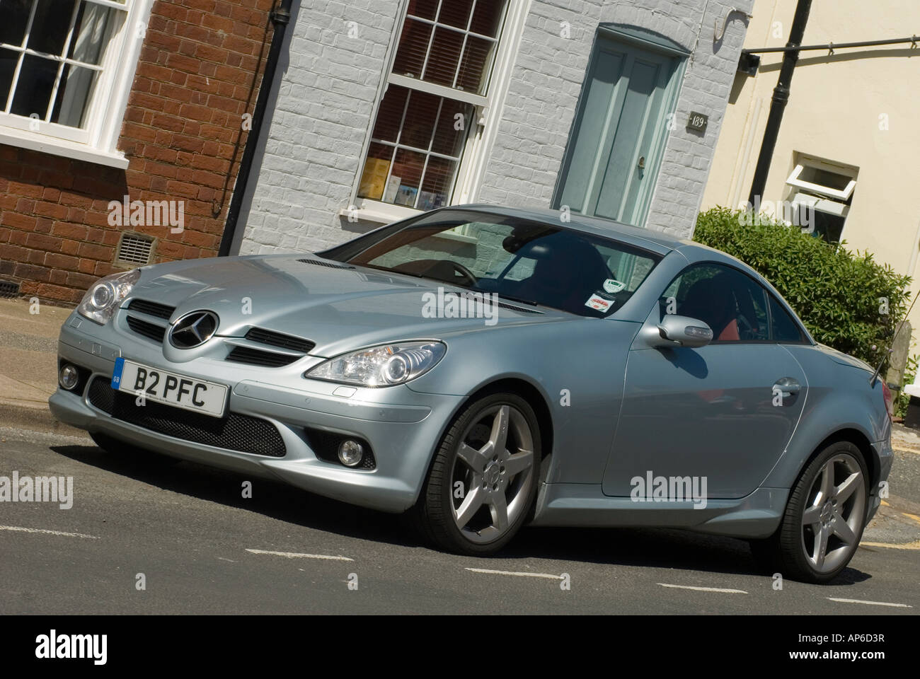 Silver mercedes car hi-res stock photography and images - Alamy