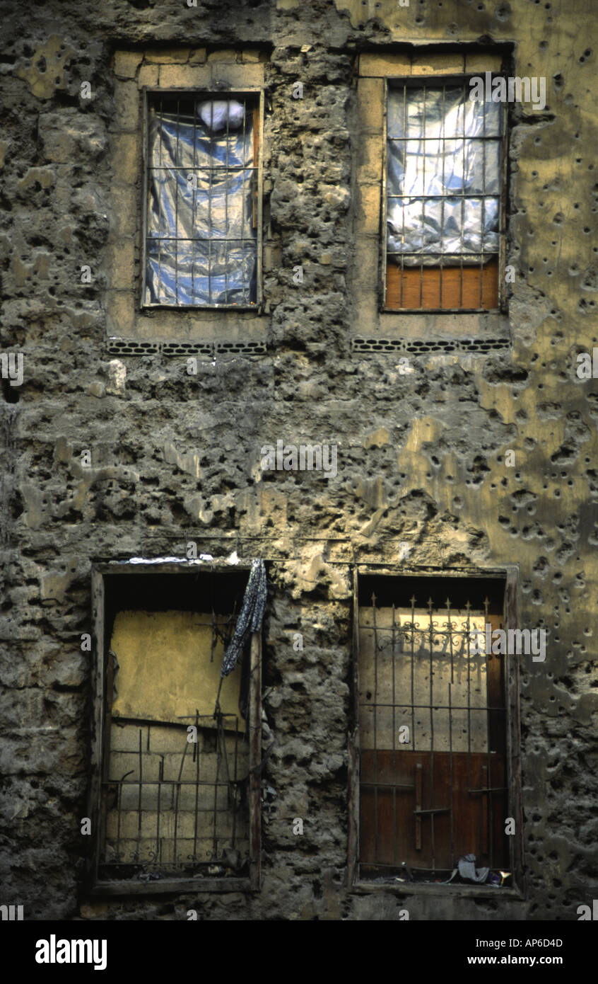 Destoyed house hi-res stock photography and images - Alamy