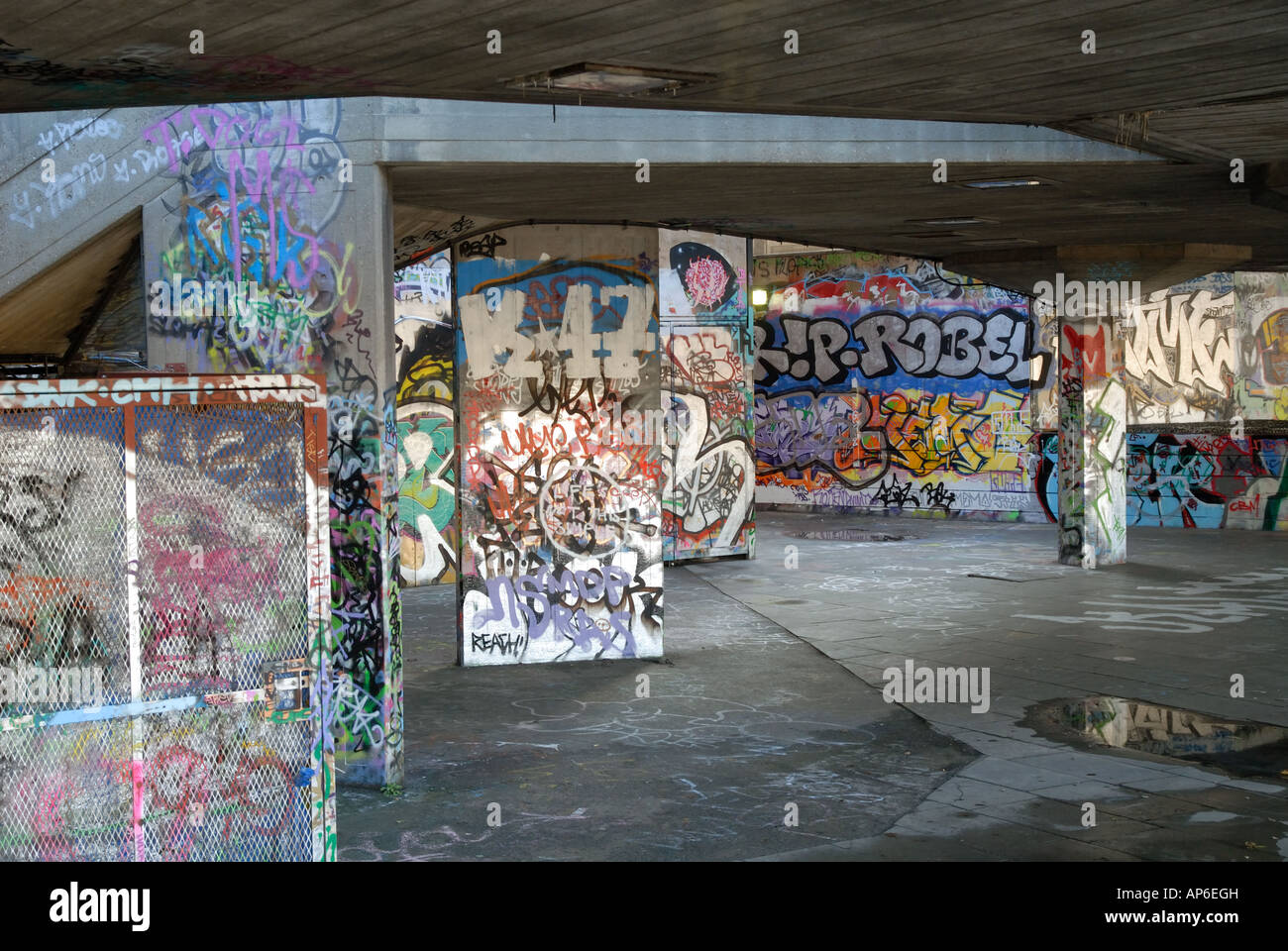 Graffiti in the basement of buildings on London's Southbank Stock Photo ...