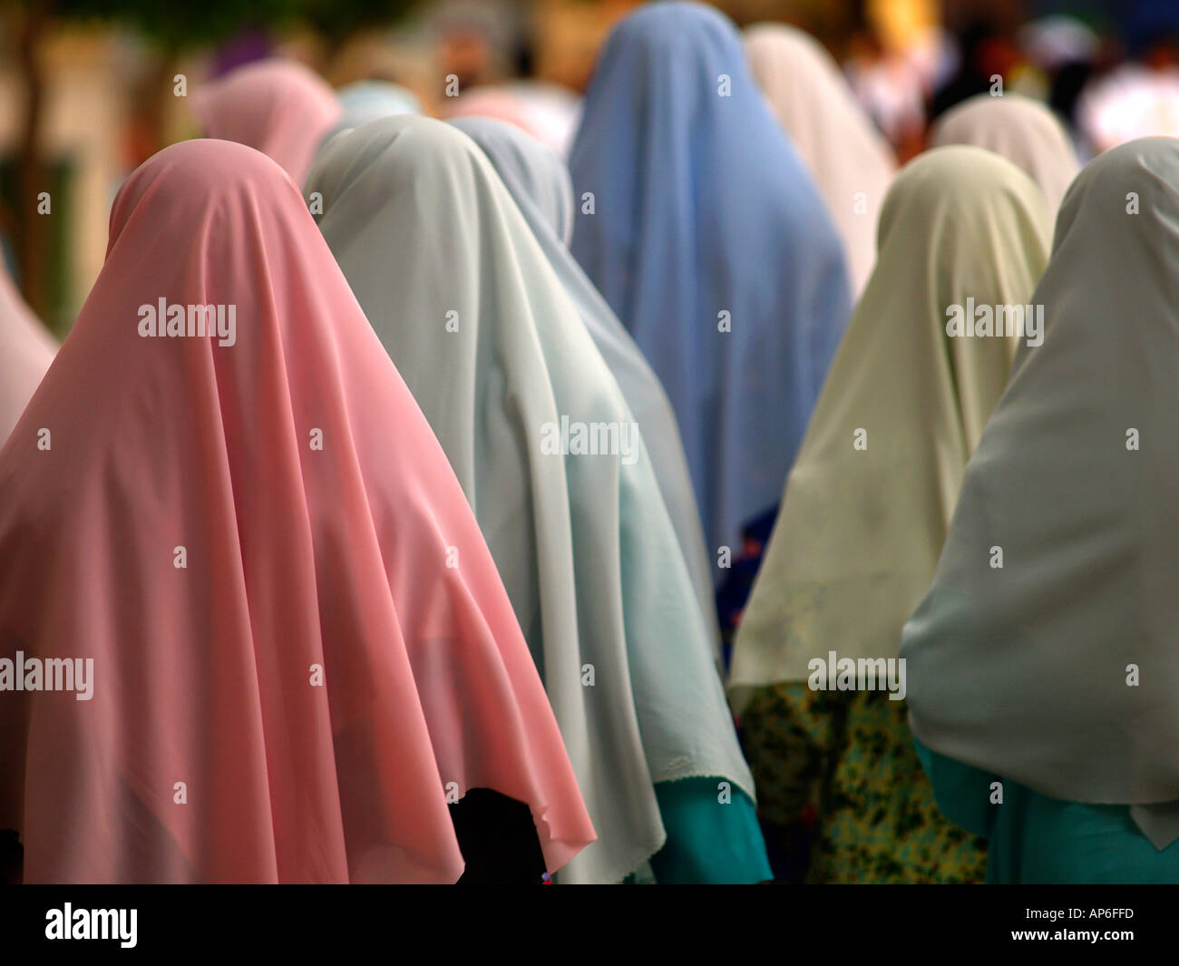 Traditional malay attire hi-res stock photography and images - Alamy