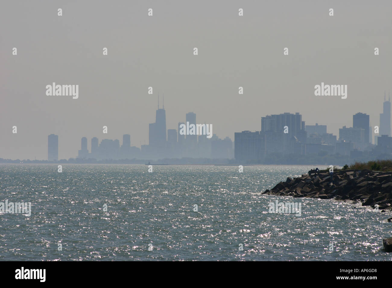 Chicago skyline summer haze hi-res stock photography and images - Alamy