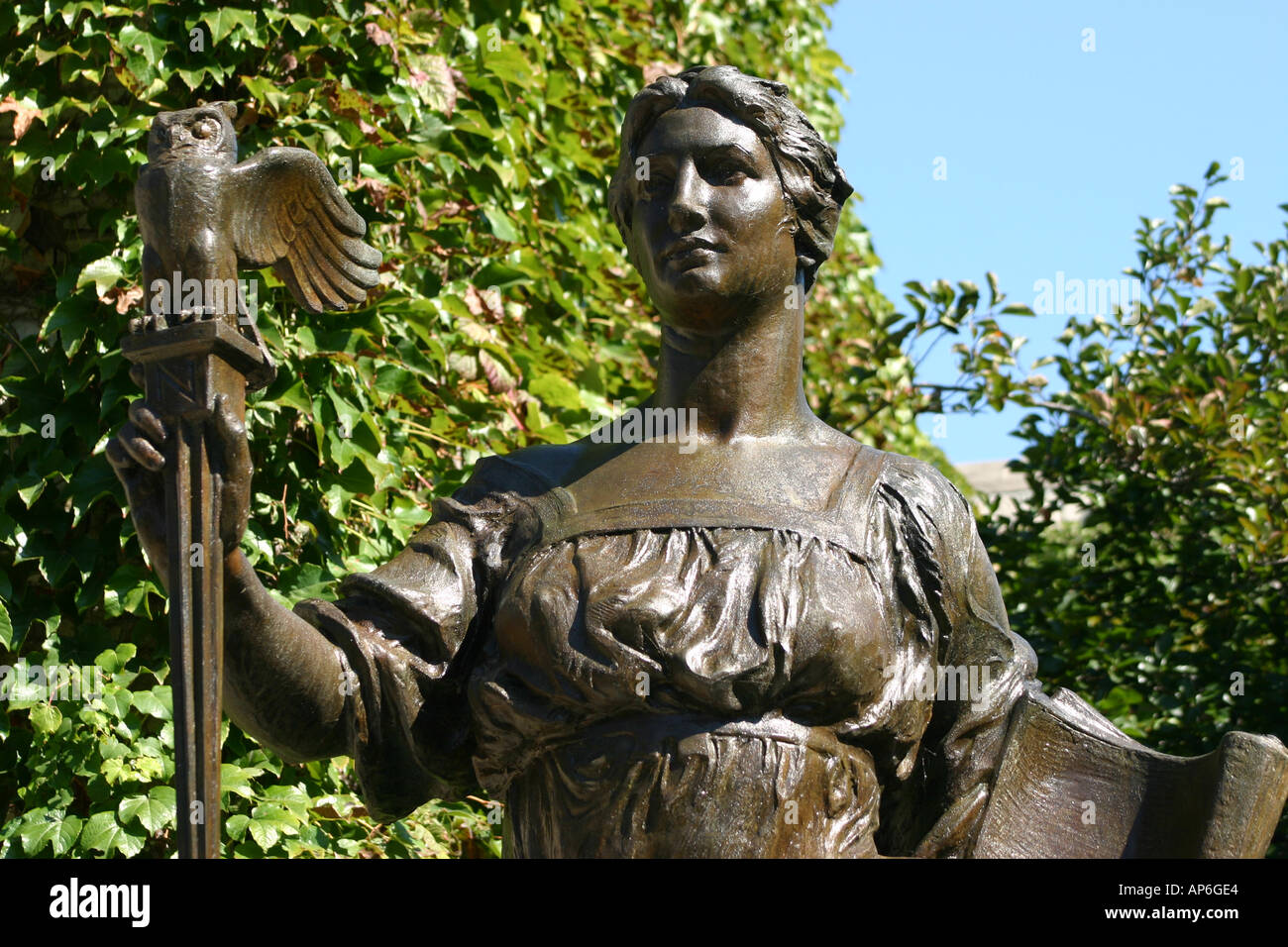 Statue of woman goddess Stock Photo - Alamy