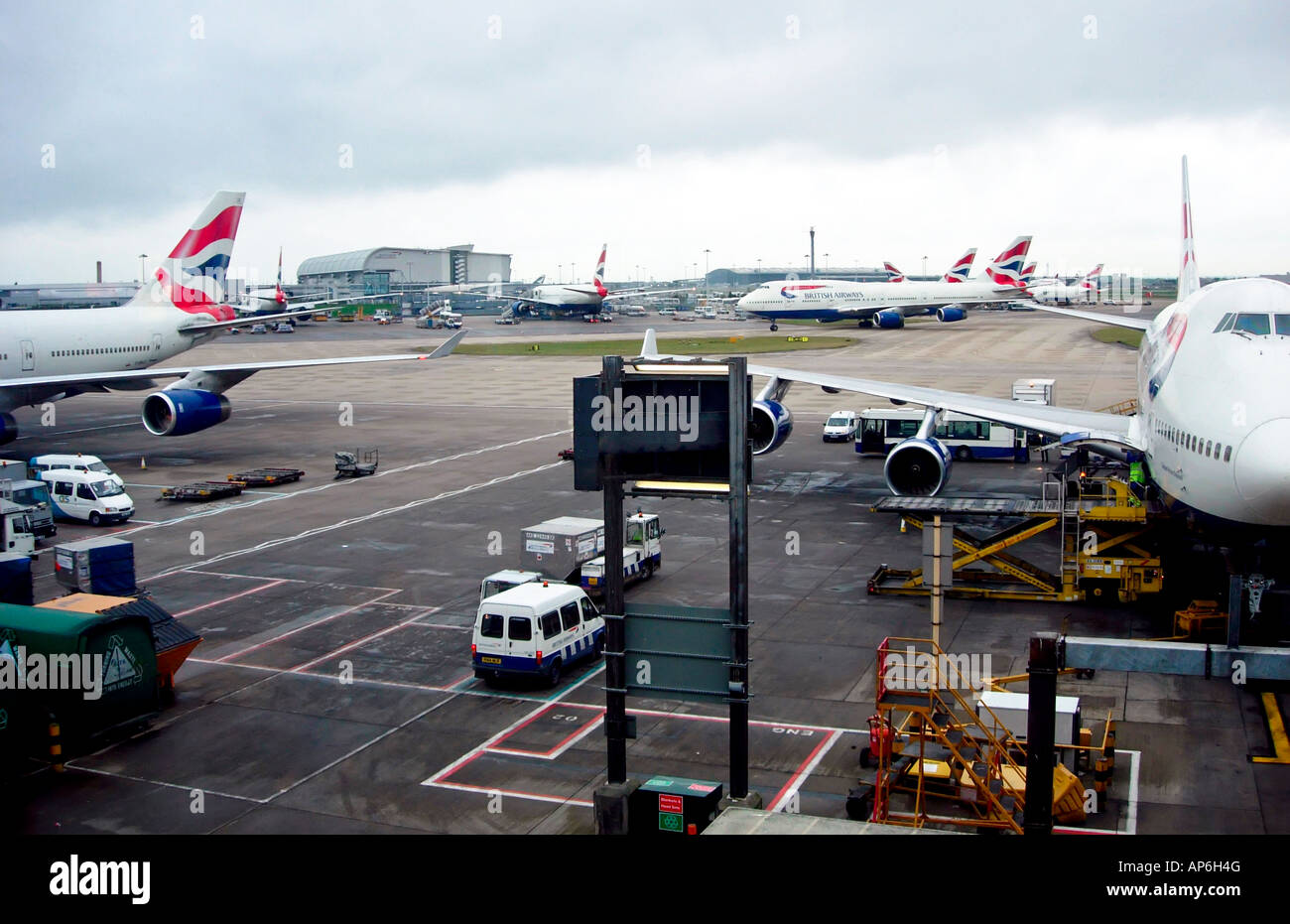 Heathrow airport security gate hi-res stock photography and images - Alamy