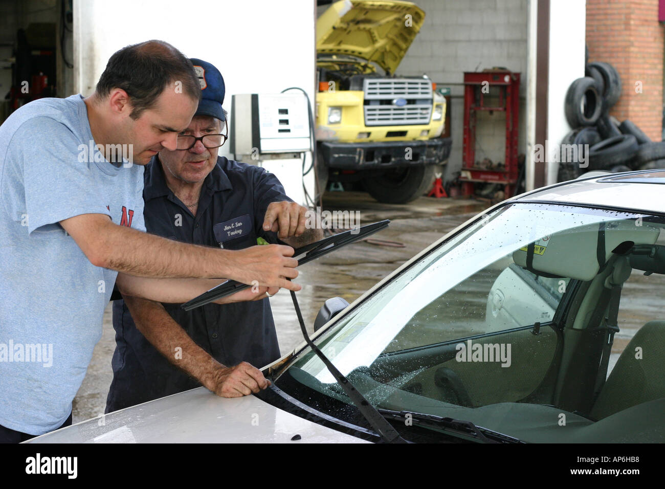 Wind shield repair hi-res stock photography and images - Alamy