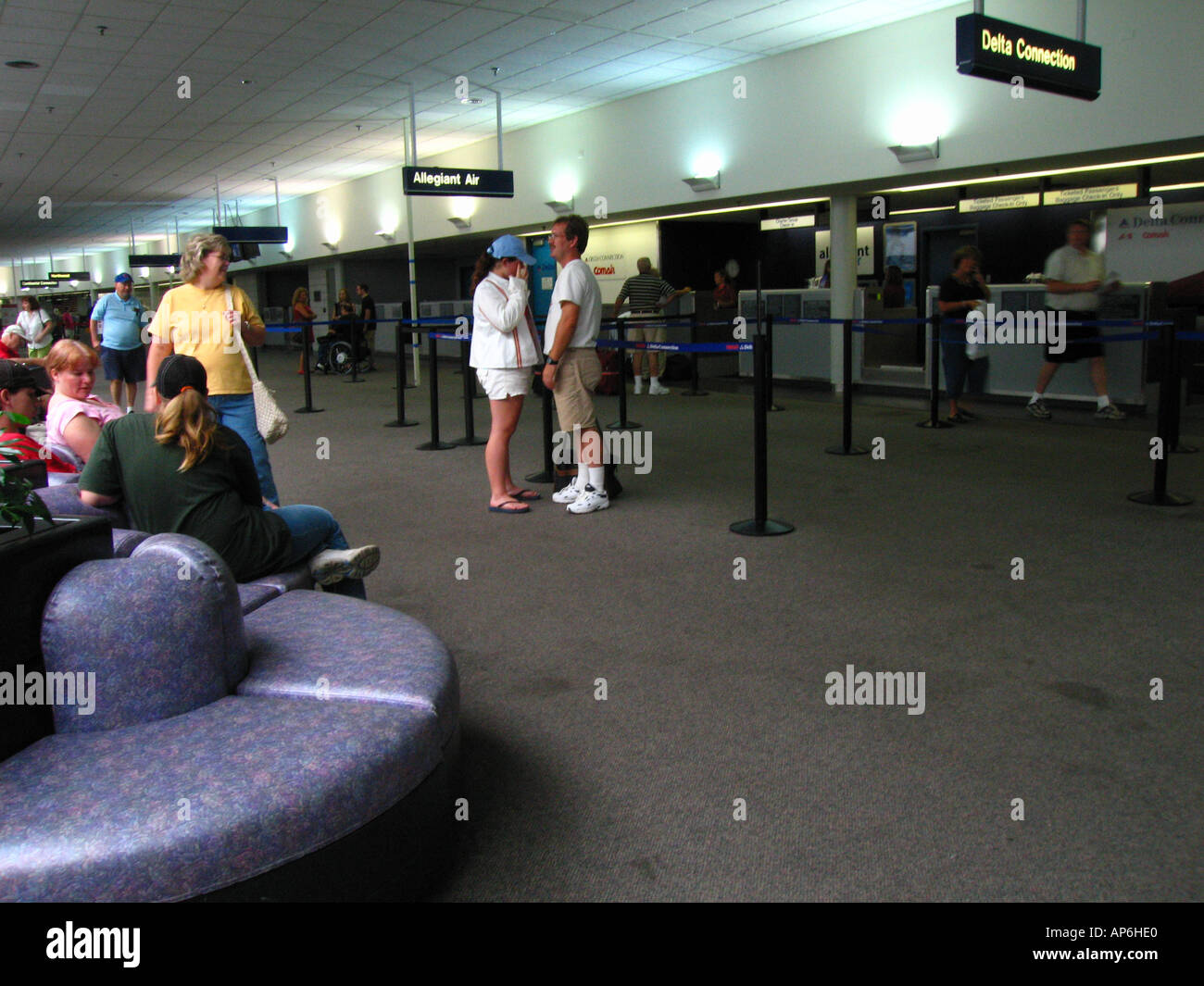 Rope waiting women hi-res stock photography and images - Alamy