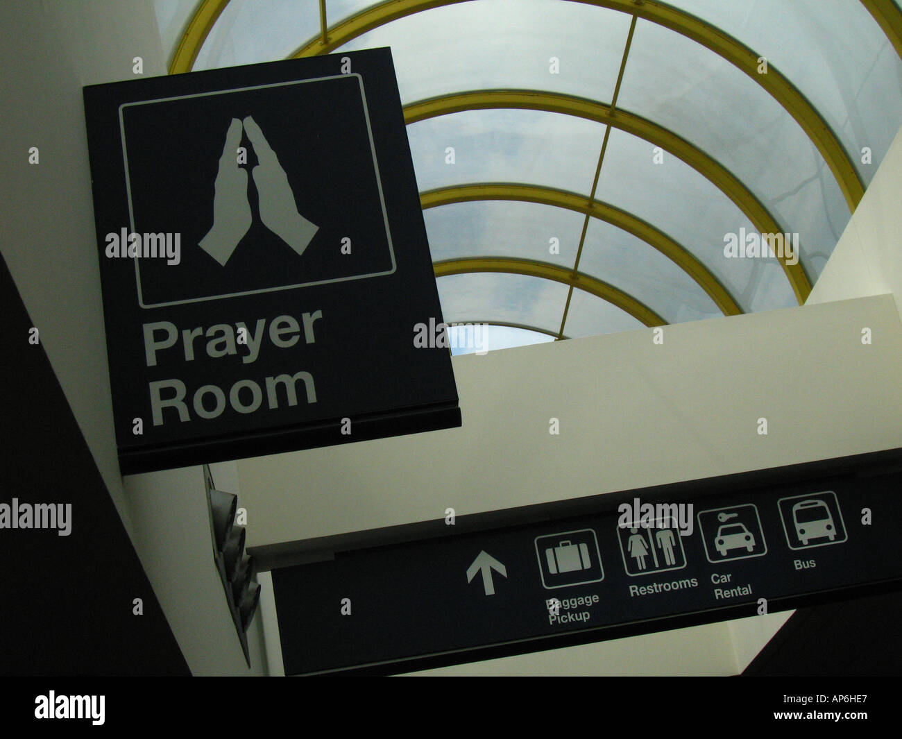 Prayer room sign hi-res stock photography and images - Alamy