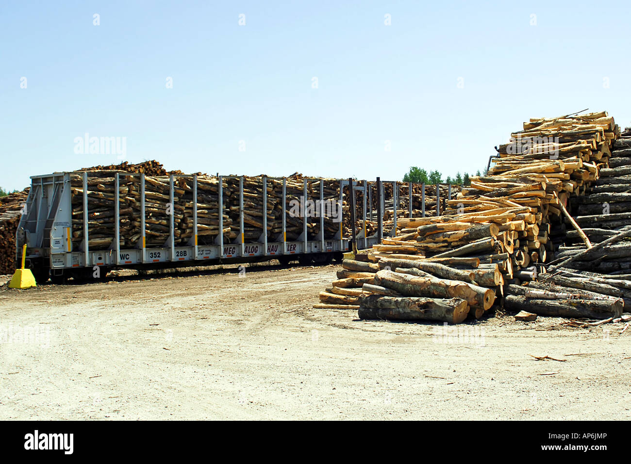 Railroad logging hi-res stock photography and images - Alamy