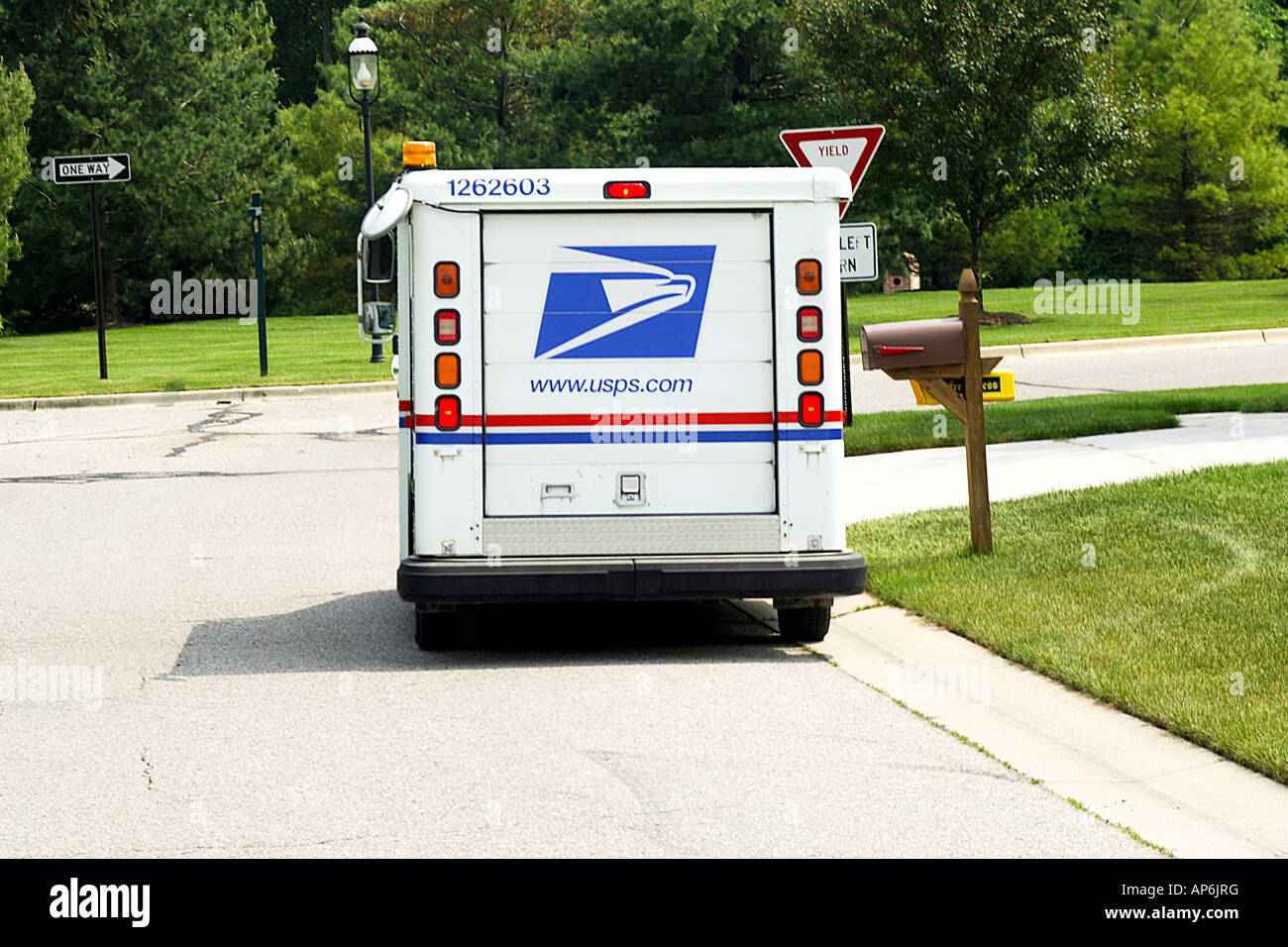 Delivery wagon hi-res stock photography and images - Alamy