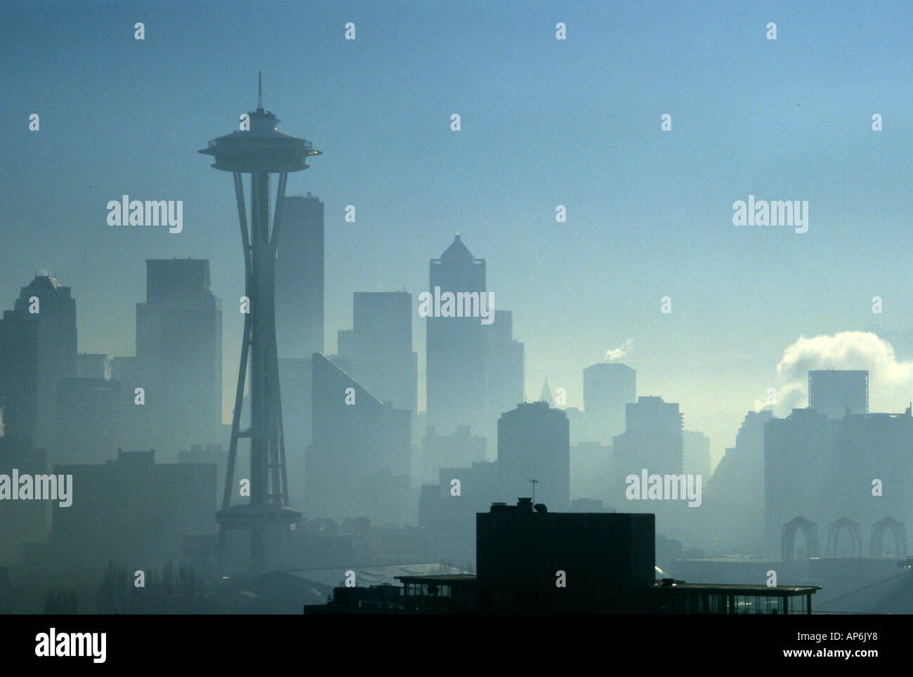 Seattle mist space needle hi-res stock photography and images - Alamy