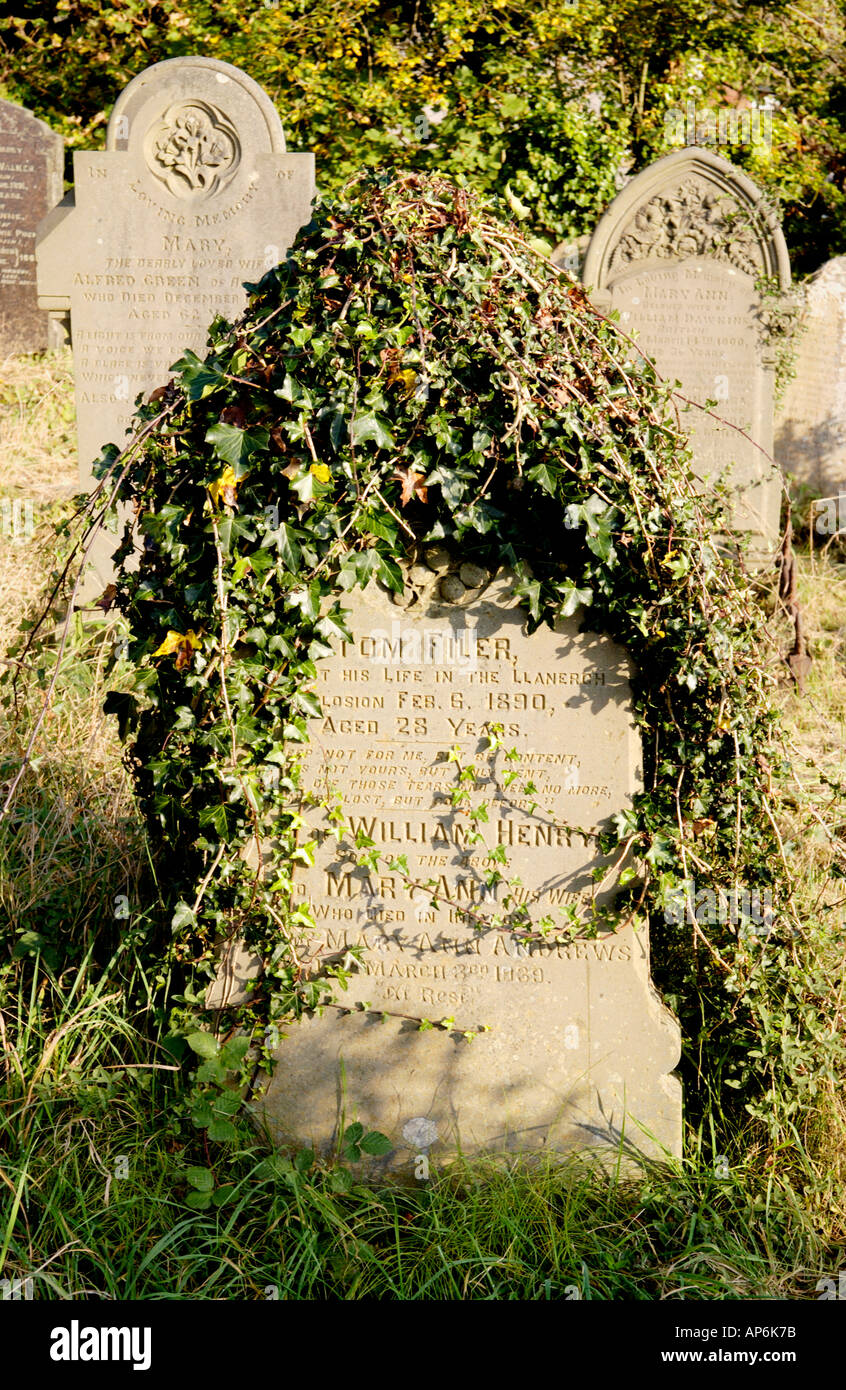 Memorial to colliery disaster hi-res stock photography and images - Alamy