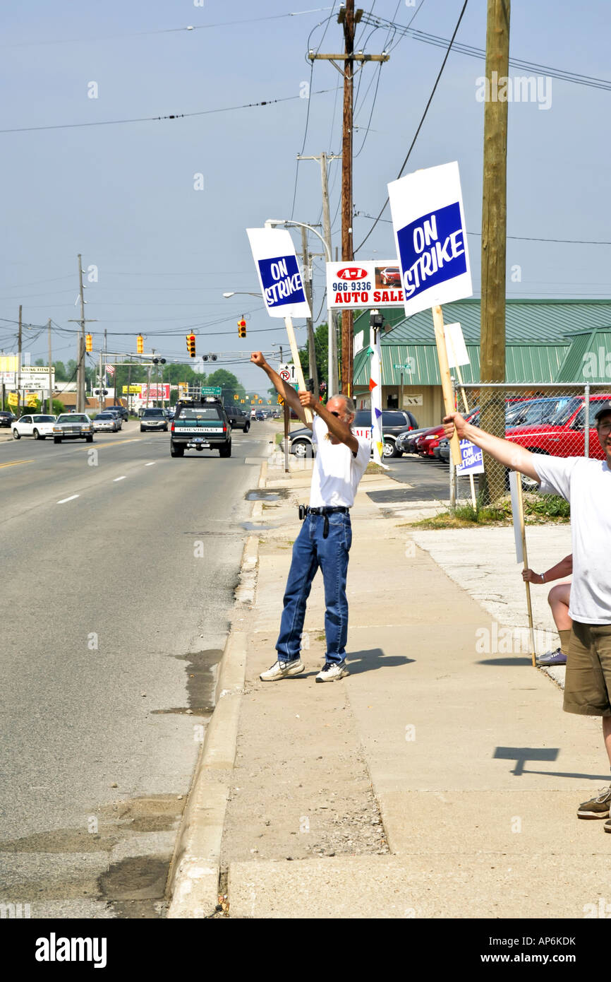 United Auto Workers on strike over pay cuts at a factory in Michigan MI ...