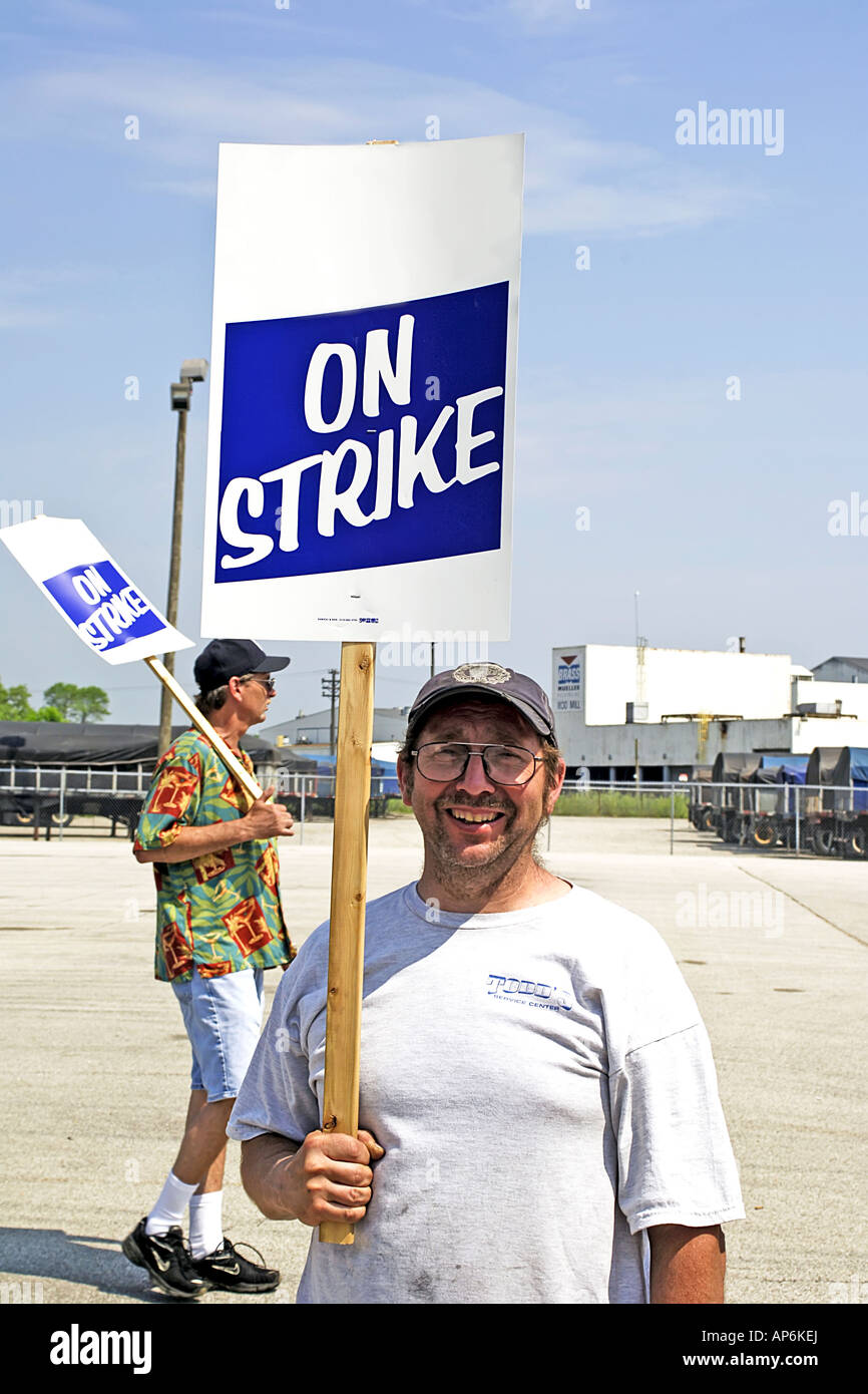 United Auto Workers on strike over pay cuts at a factory in Michigan MI ...