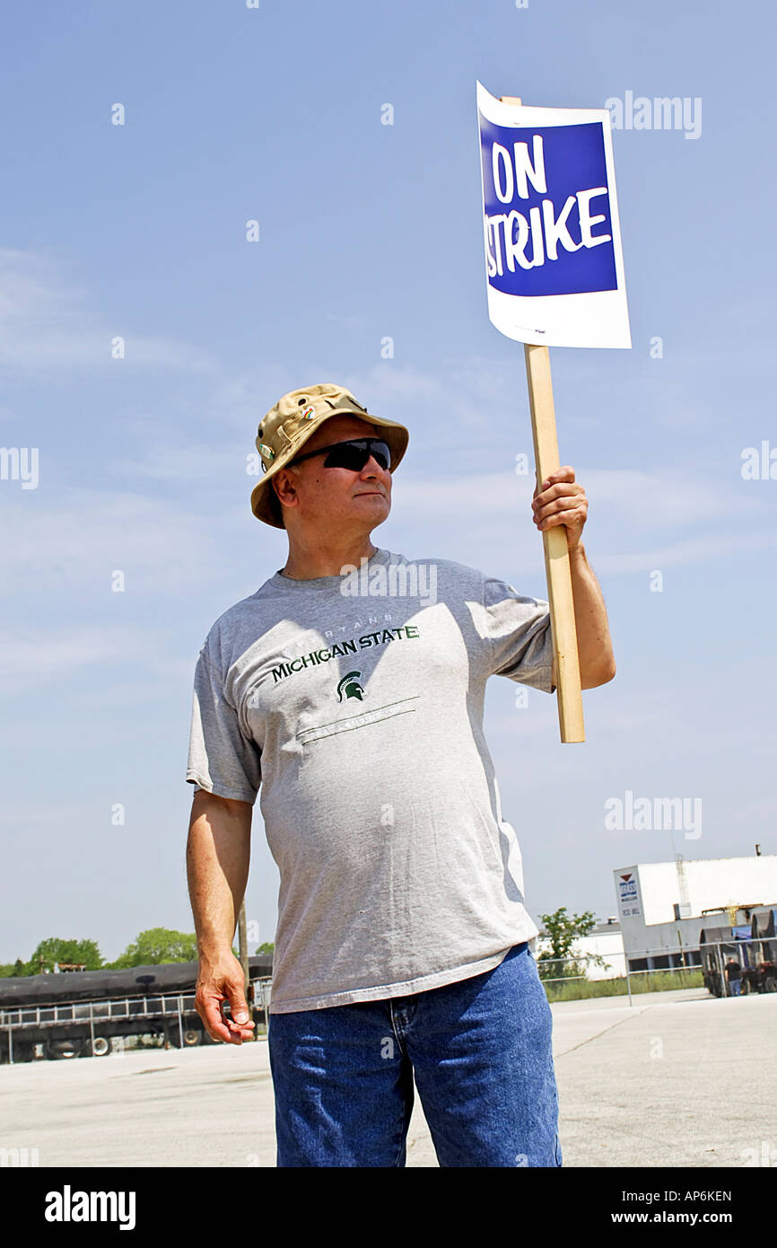 United Auto Workers on strike over pay cuts at a factory in Michigan MI ...