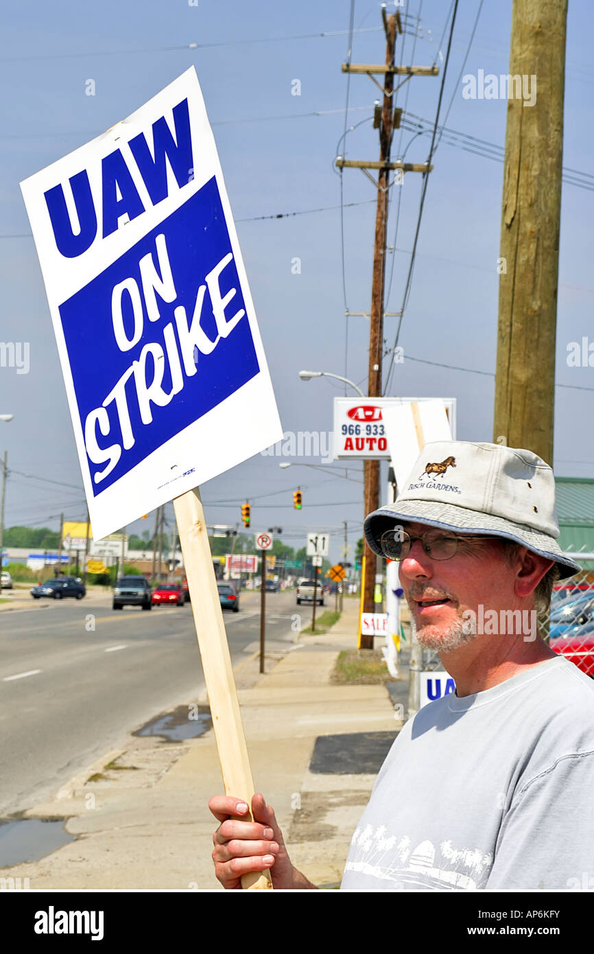 United Auto Workers on strike over pay cuts at a factory in Michigan MI ...