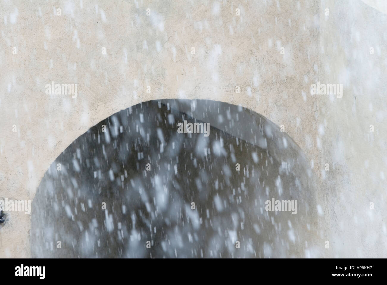 heavy snow flakes falling fast Stock Photo - Alamy