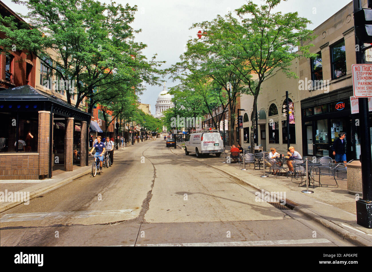 Wisconsin state capitol building people hi-res stock photography and ...