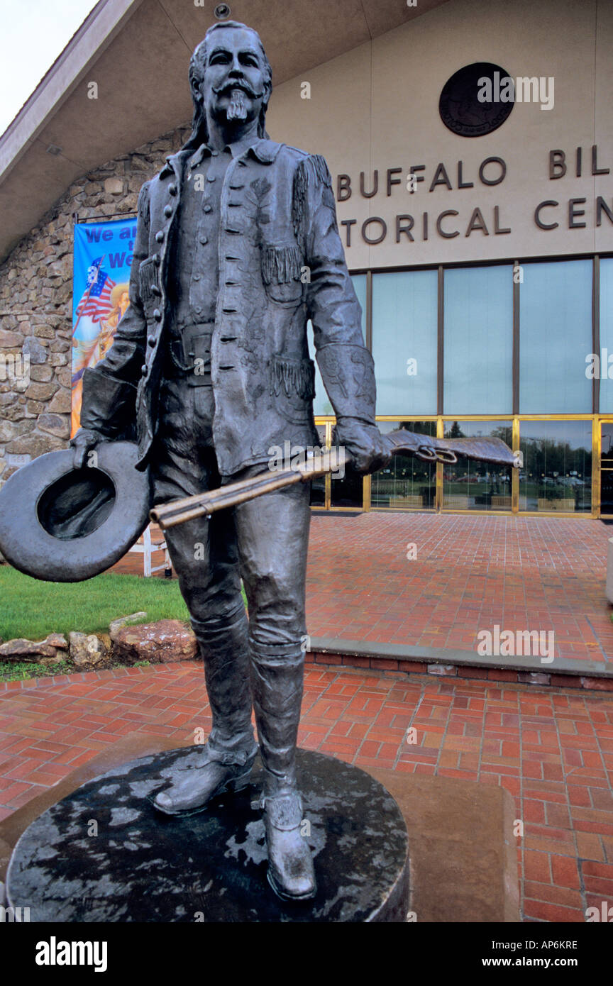 Statue of Buffalo Bill at Buffalo Bill Historical Center in Cody ... Statue of Buffalo Bill at Buffalo Bill Historical Center in Cody ...