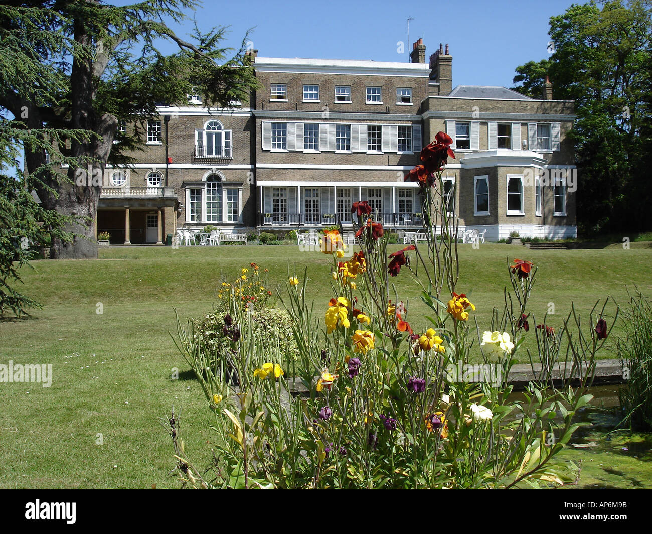 Roehampton estate hi-res stock photography and images - Alamy