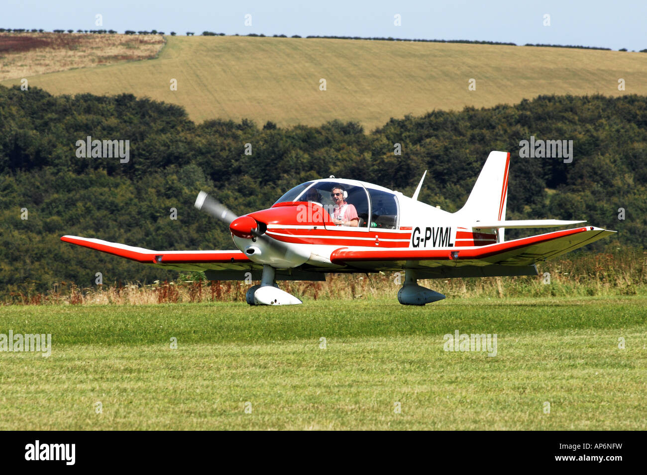 Robin light aircraft hi-res stock photography and images - Alamy