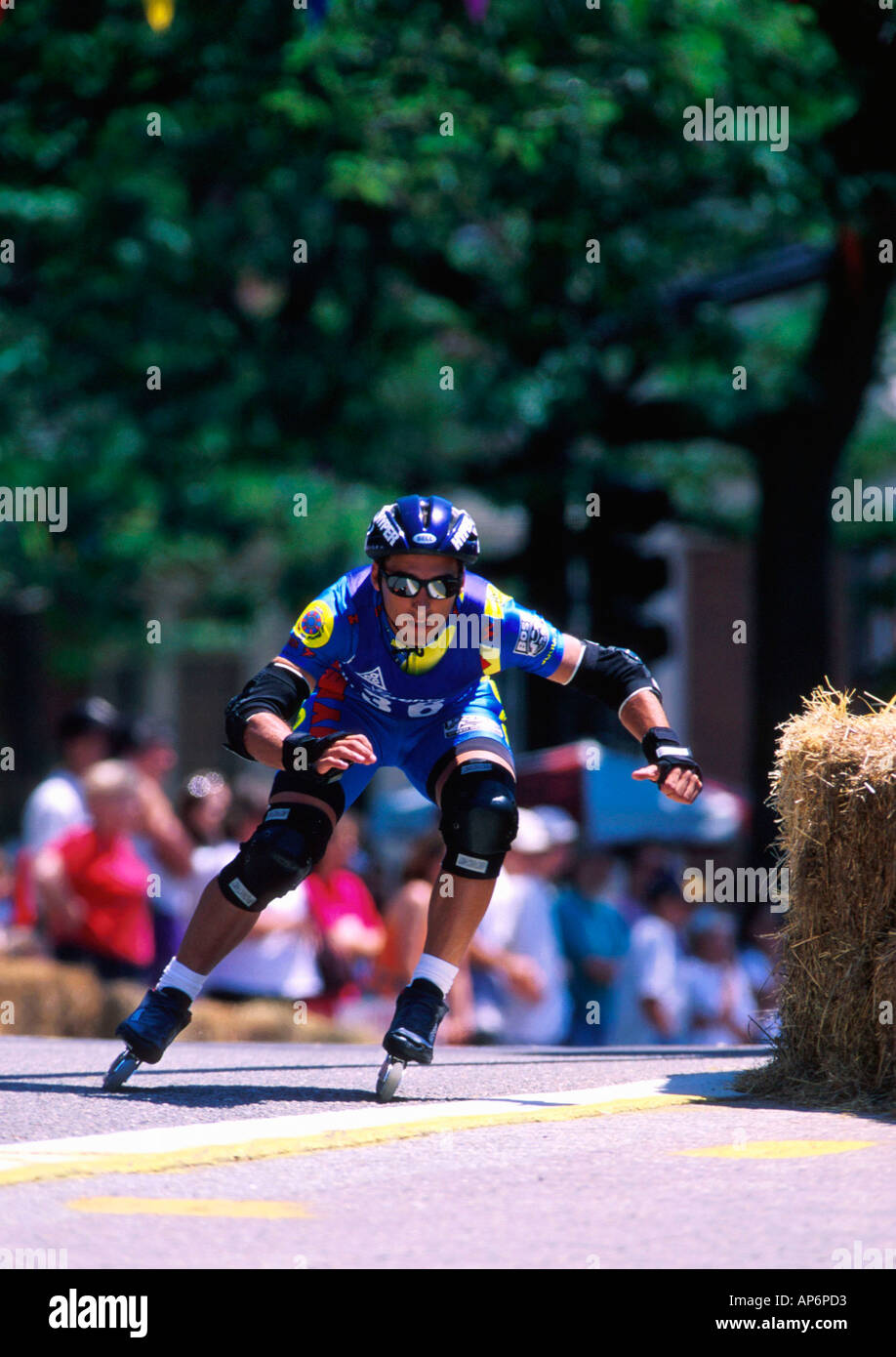 Extreme in line skating hi-res stock photography and images - Alamy
