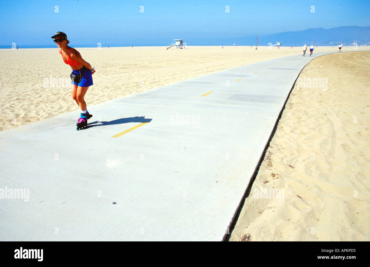 Santa monica beach boardwalk skating hi-res stock photography and ...
