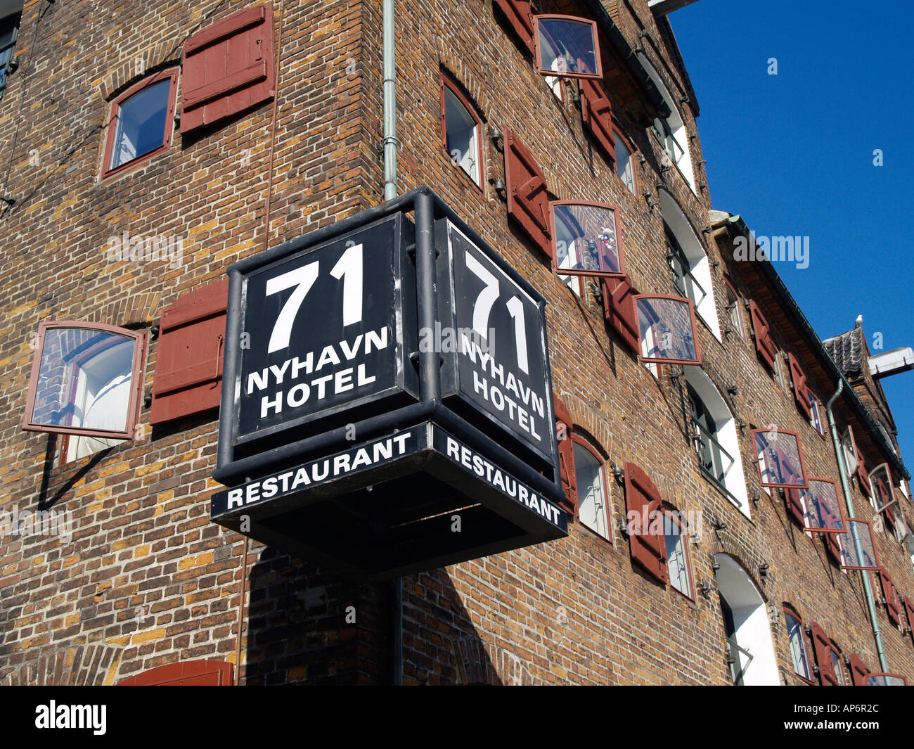 House number 71 sign hi-res stock photography and images - Alamy