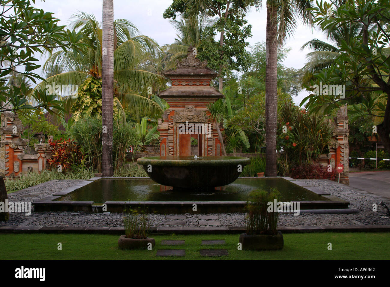 Bali temple fountain Stock Photo - Alamy