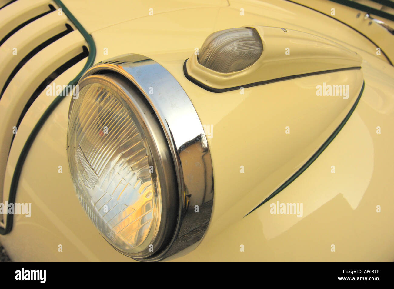 Lorry head lights hi-res stock photography and images - Alamy