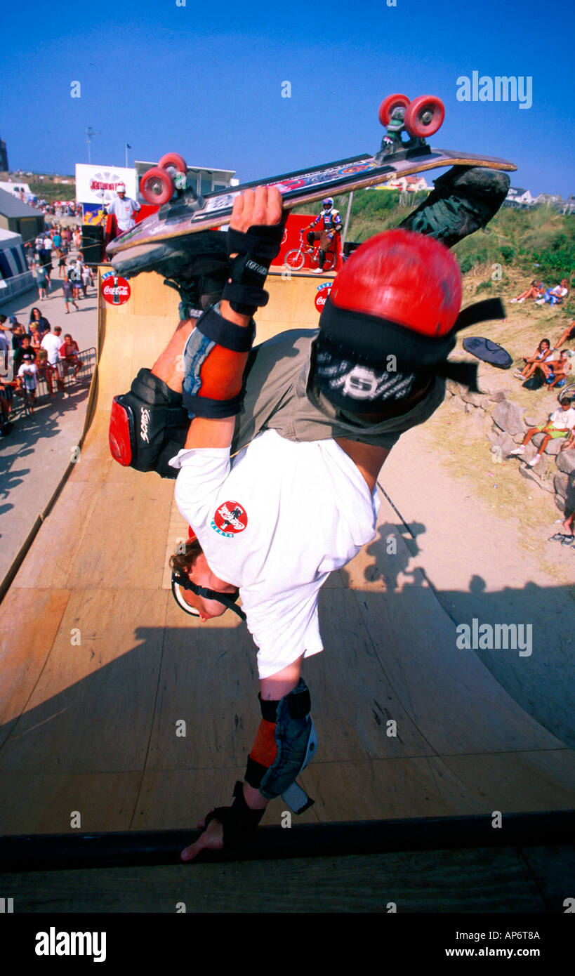 SKATEBOARDING ACTION AT THE COCA COLA SURF CHAMIONSHIPS NEWQUAY ...